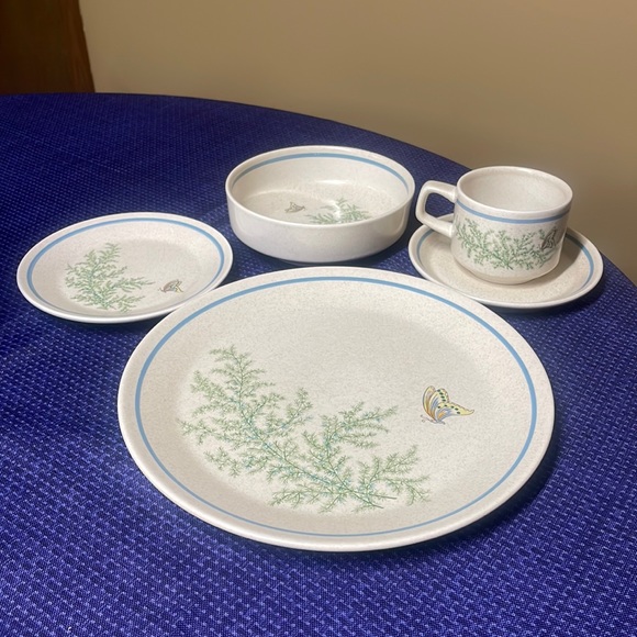 Lenox | Dining | Lenox Fancy Free Temperware Butterfly Fourpiece Place ...
